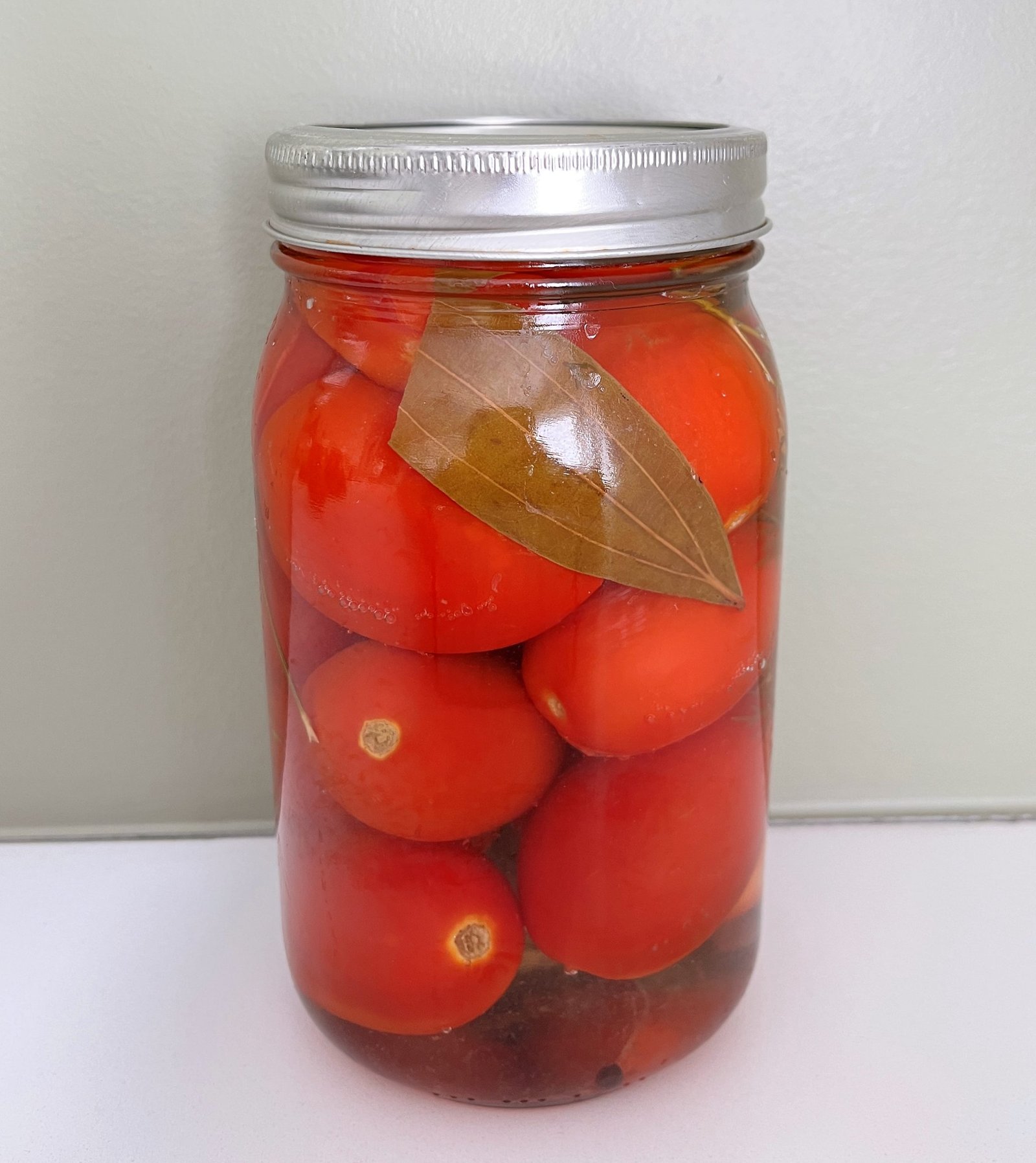 How to can whole tomatoes the old fashioned way