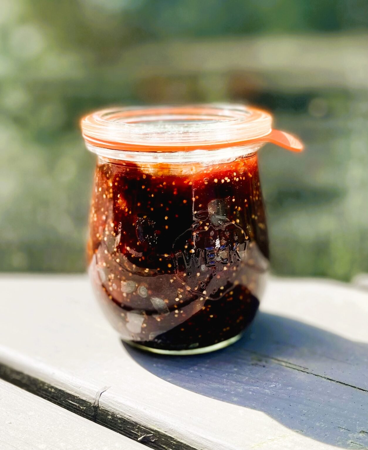Fig jam recipe with red wine, balsamic and walnuts