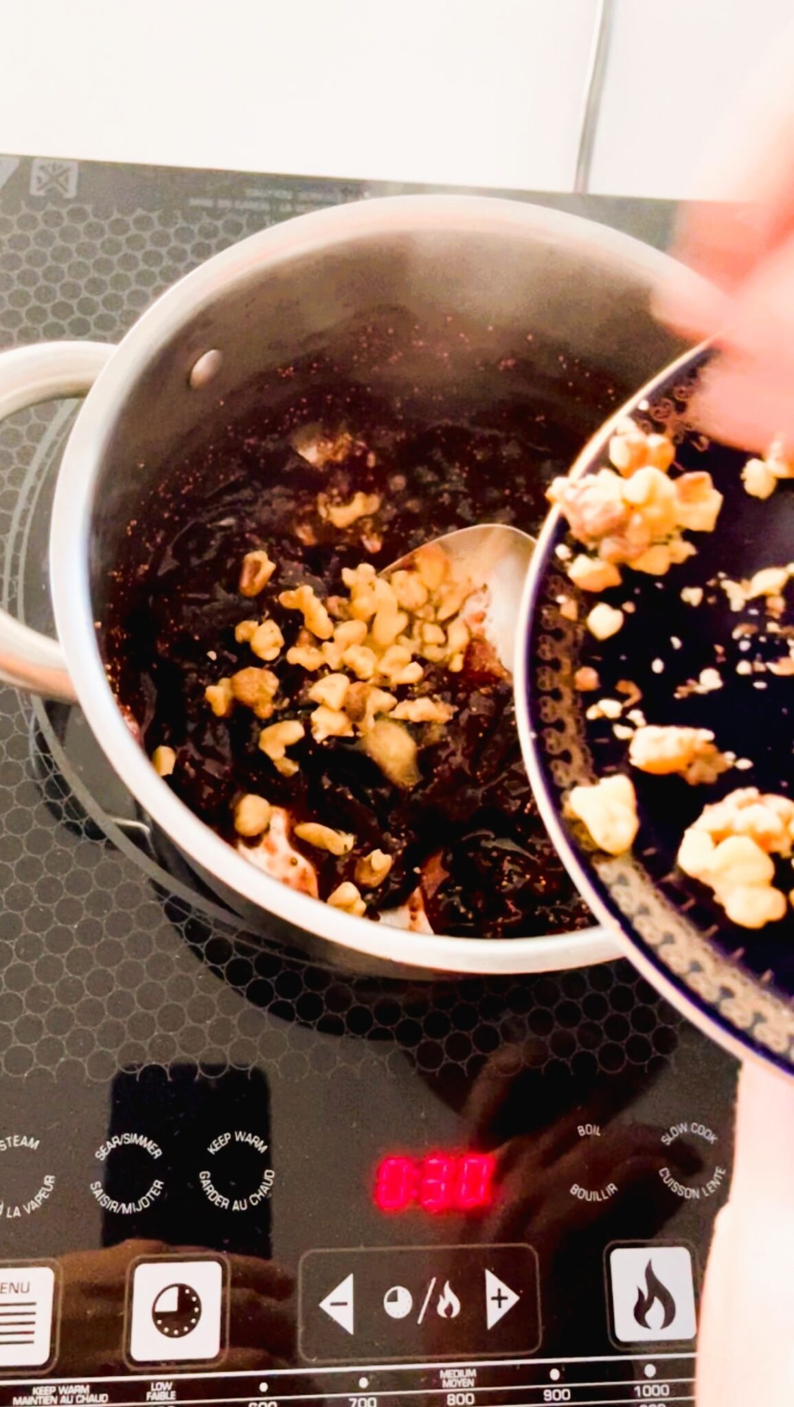 Fig jam recipe with red wine, balsamic and walnuts