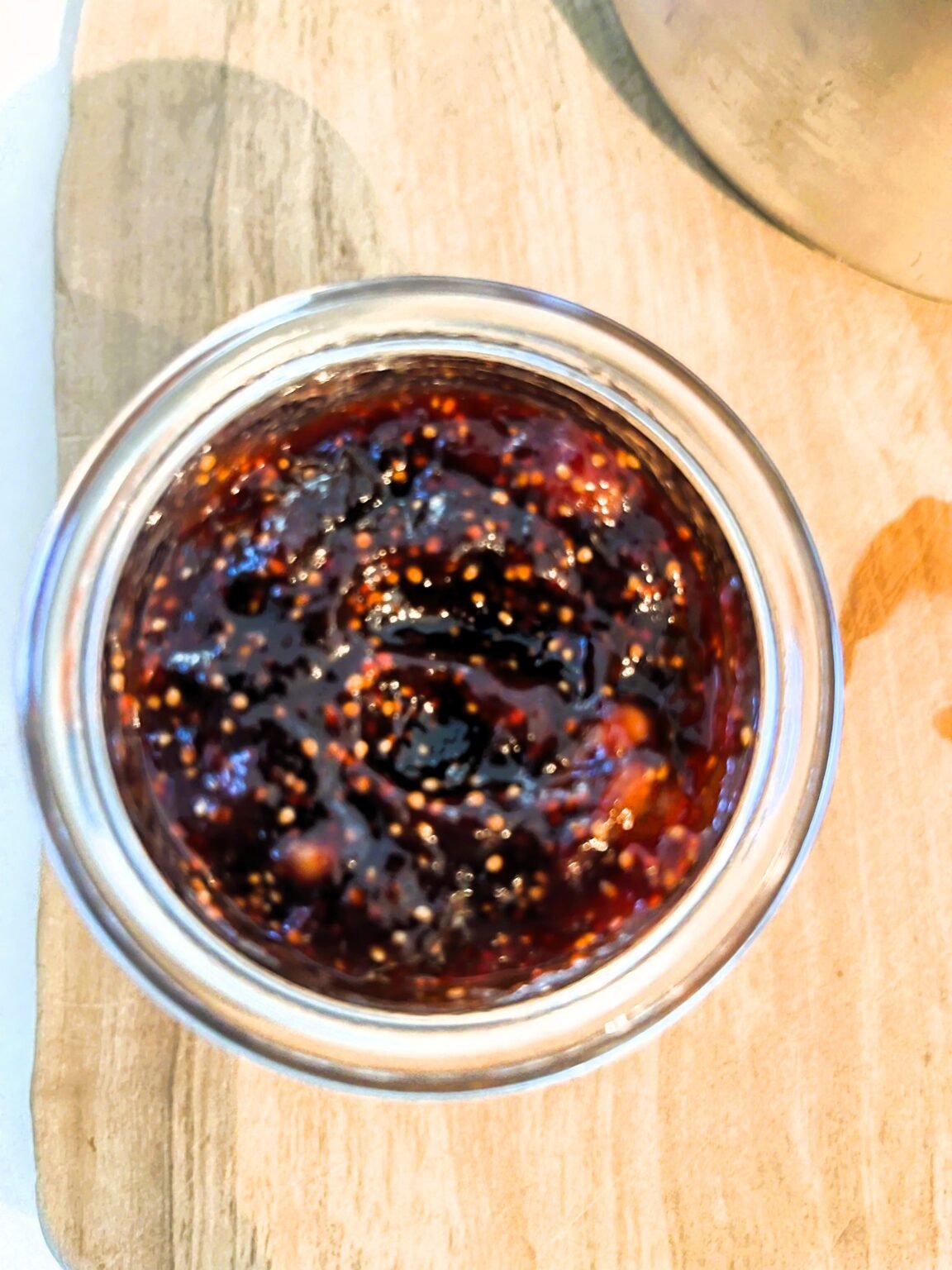 Fig jam recipe with red wine, balsamic and walnuts