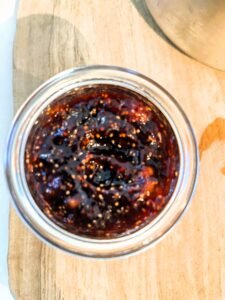 Fig jam recipe with red wine, balsamic and walnuts