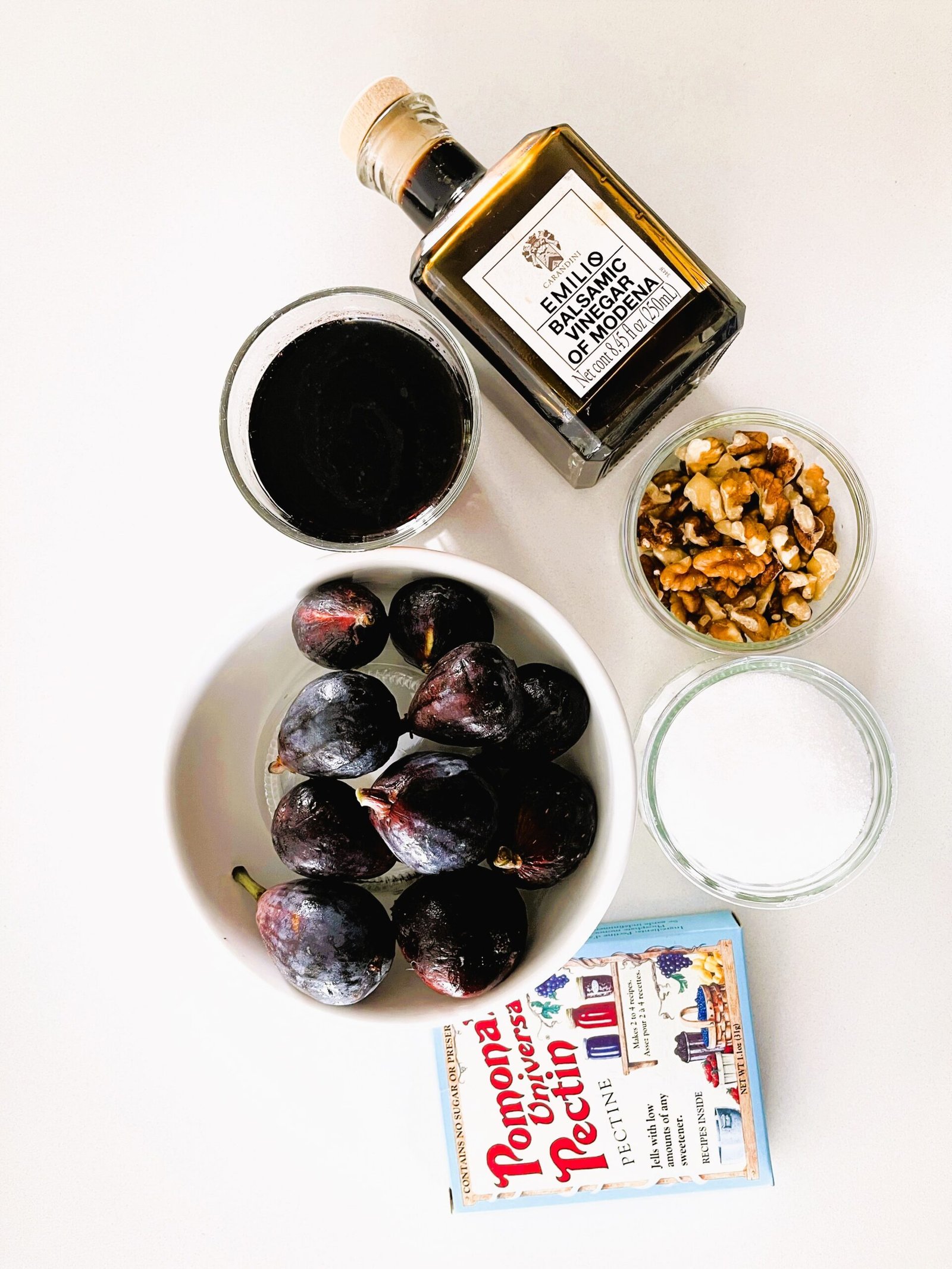 Fig jam recipe with red wine, balsamic and walnuts
