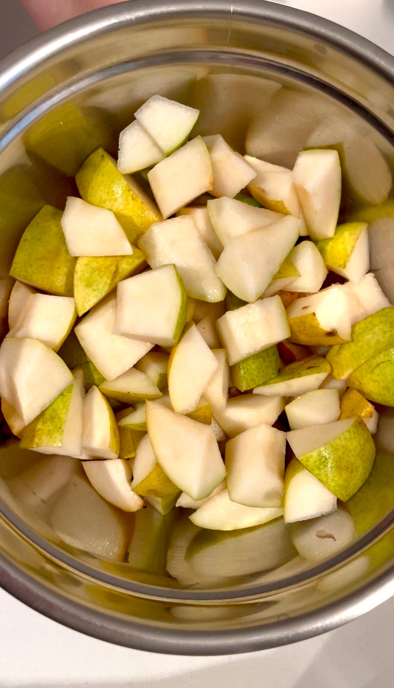 Why And How To Make Pear Juice At Home