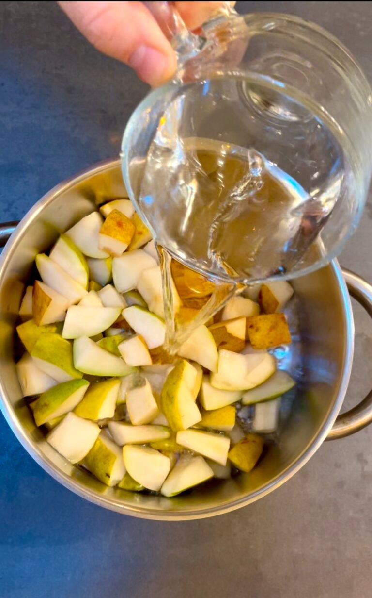 Why And How To Make Pear Juice At Home