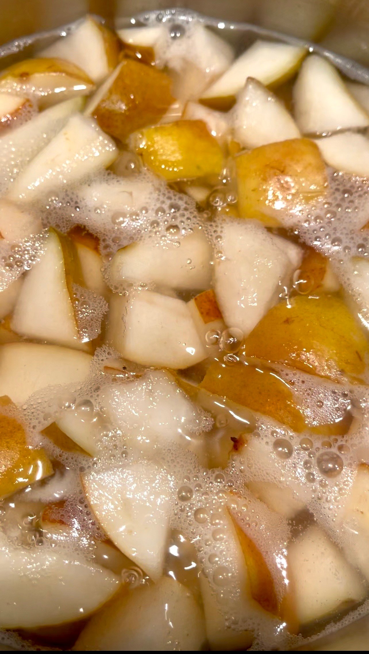 Why And How To Make Pear Juice At Home